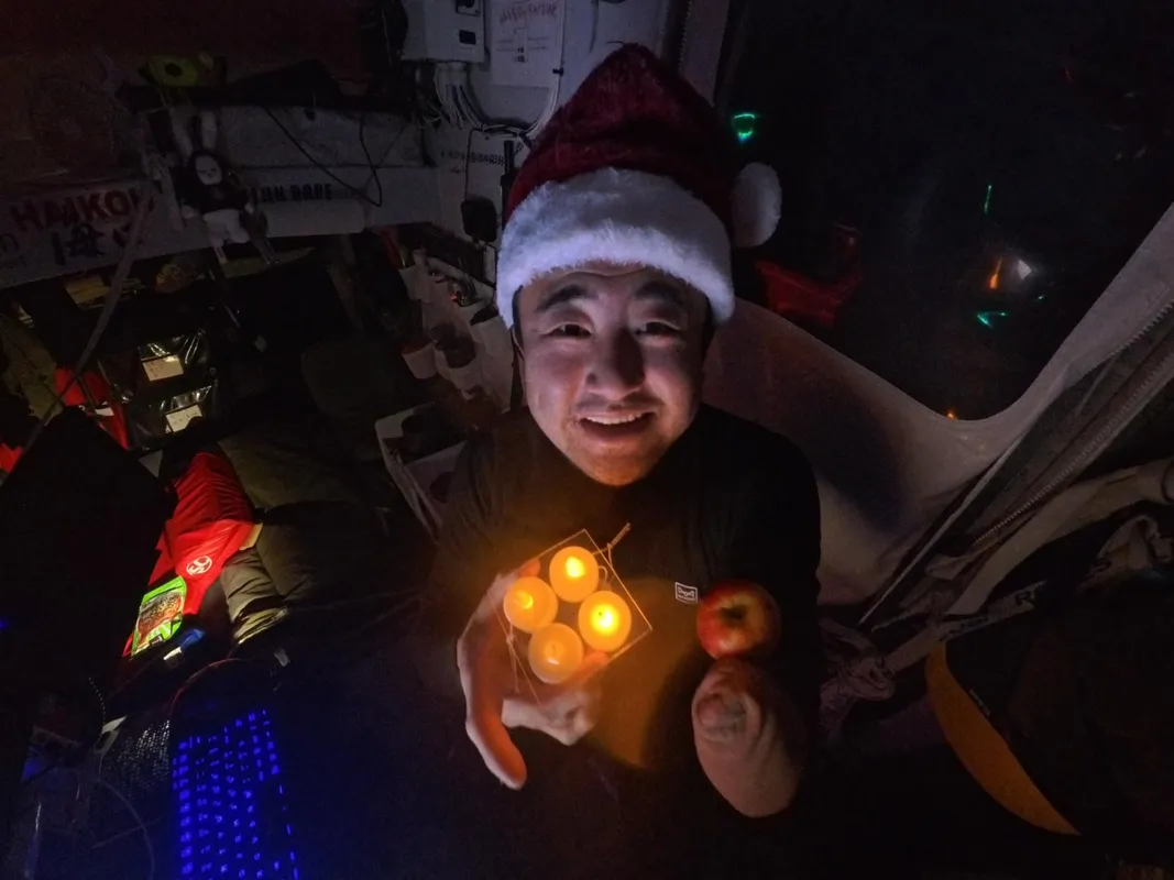 The Atlantic beckons for Seb Simon on Christmas Day | Vendée Globe